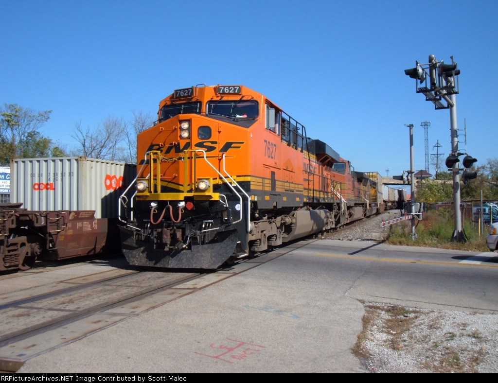 BNSF 7627 & 5404 & UP 5121